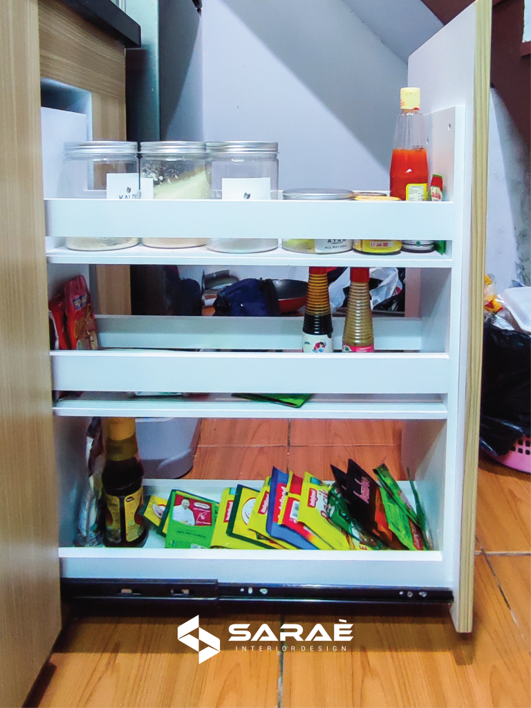Tempat Penyimpanan Bumbu di Kitchen Set | sarae.id