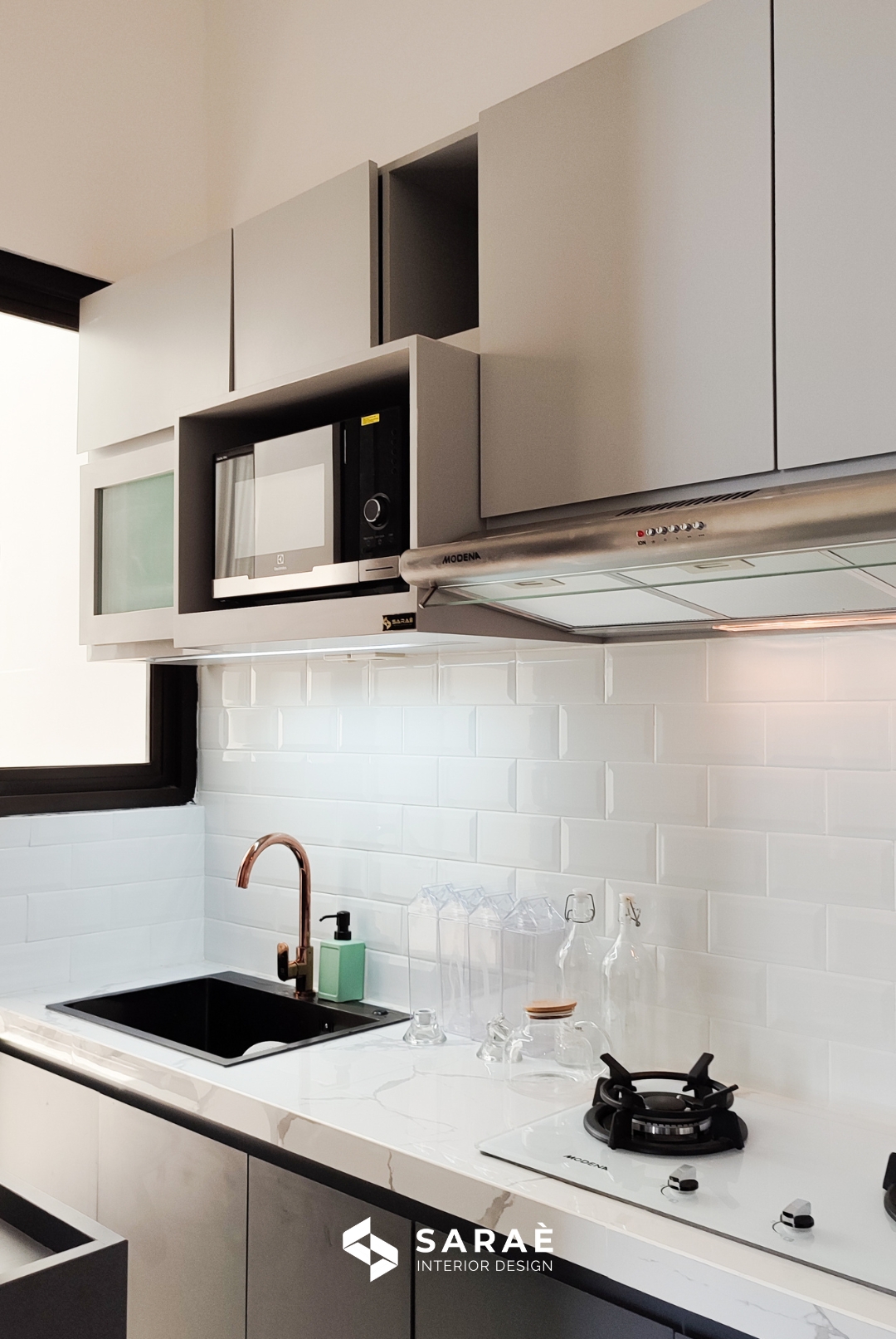 Referensi Kitchen Set di Dapur Berbentuk Lorong | sarae.id